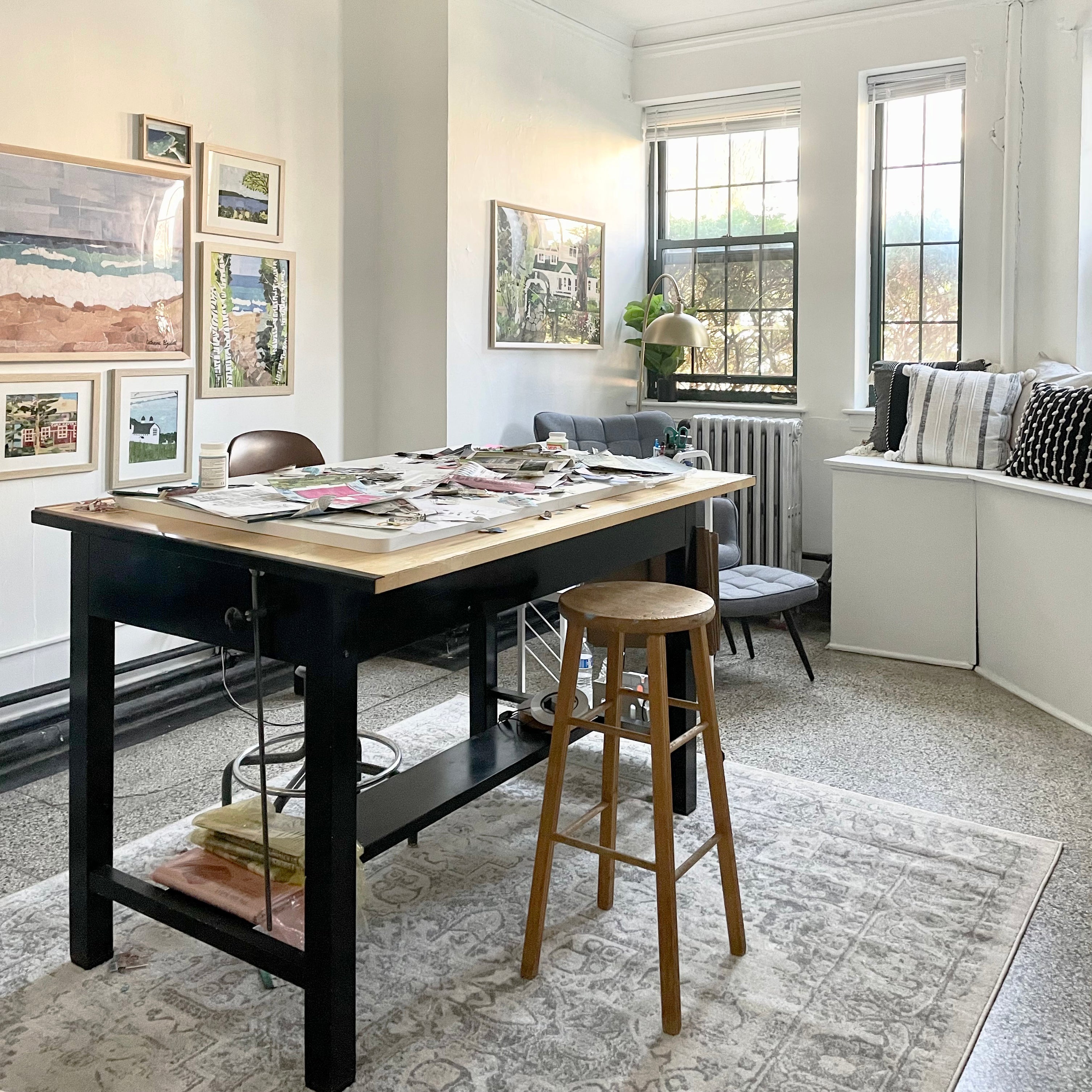 Chicago Artist Turns Stark Office into Bright & Cozy Art Studio ...